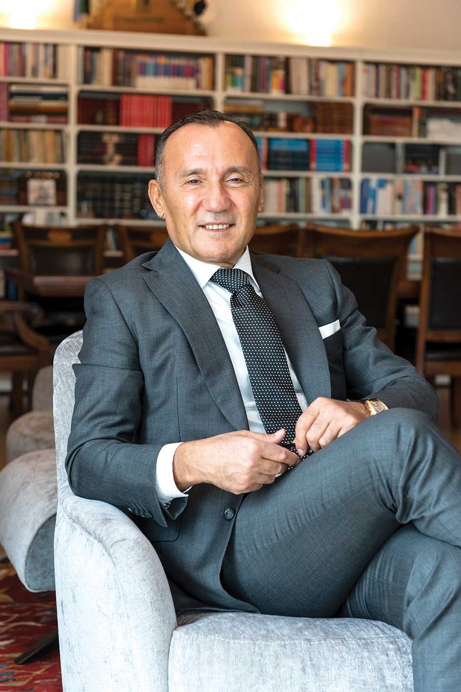 Dr. Talip Emiroğlu: “Uluslararası Öğrenci Hedefimizden Sapmamalıyız ...